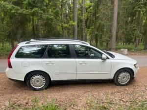 White Volvo V60 2009 in Siauliai, with an engine capacity of 0.00 L and mileage of 256 thousand km for 3250 €, photo 11 on AUTOMOTO.COM.LV