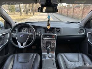 Balts Volvo V60 2010 Jelgava, ar dzinēja tilpumu 2.40 L un nobraukumu 0 tūkst. km par 5150 €, foto 10 vietnē AUTOMOTO.COM.LV