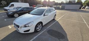 Balts Volvo V60 2010 Kauņa, ar dzinēja tilpumu 2.00 L un nobraukumu 334 tūkst. km par 3800 €, foto  vietnē AUTOMOTO.COM.LV