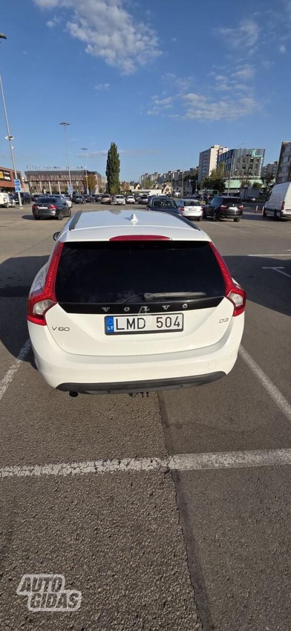 White Volvo V60 2010 in Kaunas, with an engine capacity of 2.00 L and mileage of 334 thousand km for 3800 €, photo 7 on AUTOMOTO.COM.LV