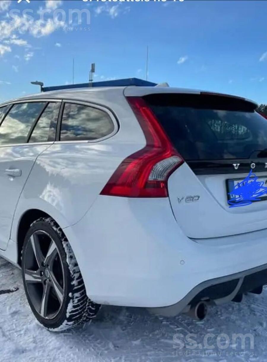 White Volvo V60 2011 in Tukums, with an engine capacity of 2.00 L and mileage of 258 thousand km for 6000 €, photo 1 on AUTOMOTO.COM.LV