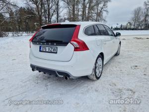 Balts Volvo V60 2011 Paide, ar dzinēja tilpumu 2.00 L un nobraukumu 226 tūkst. km par 7490 €, foto 4 vietnē AUTOMOTO.COM.LV