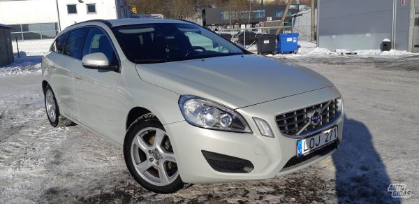 Balts Volvo V60 2011 Jonava, ar dzinēja tilpumu 2.00 L un nobraukumu 302 tūkst. km par 5100 €, foto 9 vietnē AUTOMOTO.COM.LV