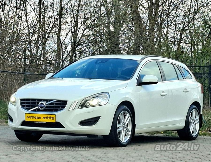 Balts Volvo V60 2011 Tartu, ar dzinēja tilpumu 1.60 L un nobraukumu 248 tūkst. km par 5990 €, foto 1 vietnē AUTOMOTO.COM.LV