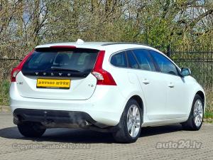 Balts Volvo V60 2011 Tartu, ar dzinēja tilpumu 1.60 L un nobraukumu 248 tūkst. km par 5990 €, foto 4 vietnē AUTOMOTO.COM.LV