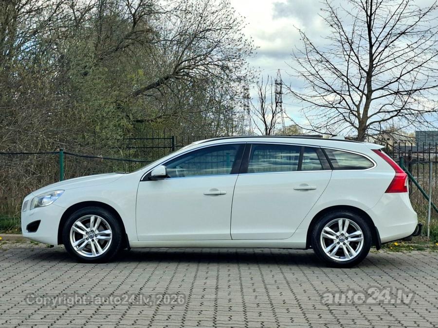 Balts Volvo V60 2011 Tartu, ar dzinēja tilpumu 1.60 L un nobraukumu 248 tūkst. km par 5990 €, foto 18 vietnē AUTOMOTO.COM.LV