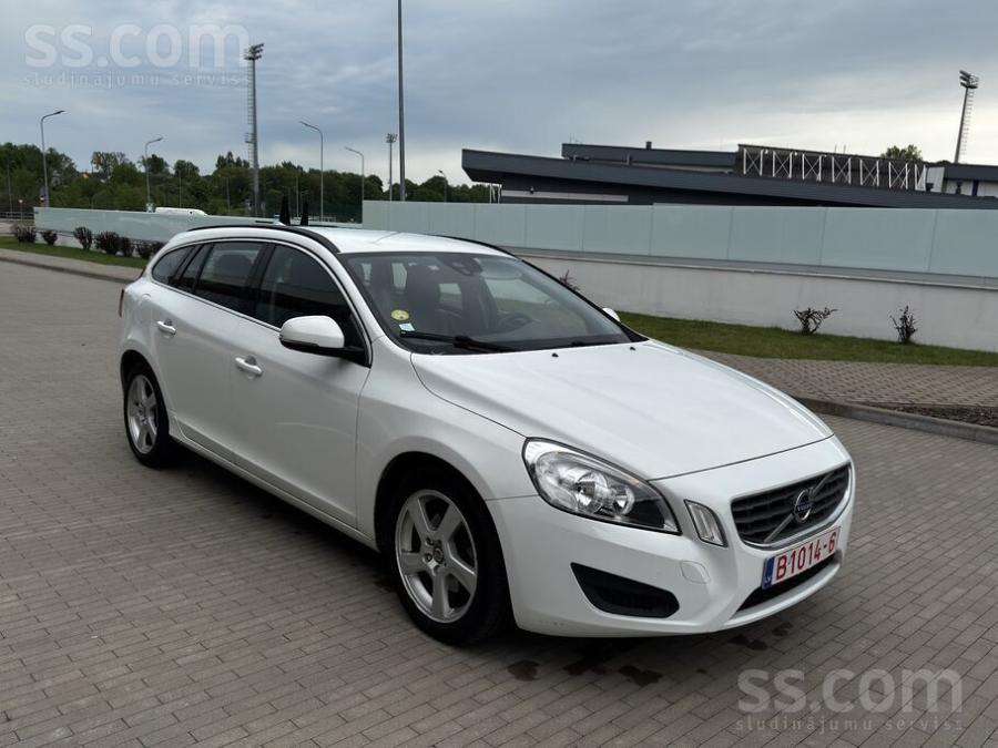 Белый Вольво B60 2011 в Резекне, объемом двигателя 2.00 л и пробегом 254 тыс. км за 5900 €, фото 4 на AUTOMOTO.COM.LV