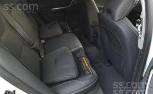 Balts Volvo V60 2011 Rīga, ar dzinēja tilpumu 2.00 L un nobraukumu 320 tūkst. km par 5800 €, foto 5 vietnē AUTOMOTO.COM.LV