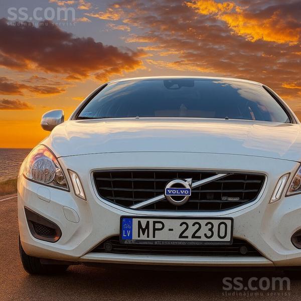 White Volvo V60 2011 in Riga, with an engine capacity of 2.00 L and mileage of 320 thousand km for 5800 €, photo 1 on AUTOMOTO.COM.LV