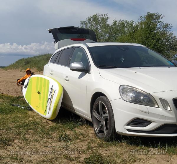 White Volvo V60 2011 in Tallinn, with an engine capacity of 2.40 L and mileage of 414 thousand km for 5500 €, photo 1 on AUTOMOTO.COM.LV
