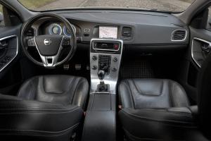 Белый Вольво B60 2011 в Елгава, объемом двигателя 2.00 л и пробегом 320 тыс. км за 7200 €, фото 8 на AUTOMOTO.COM.LV