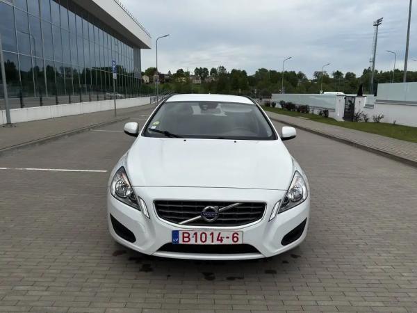 Белый Вольво B60 2011 в Резекне, объемом двигателя 2.00 л и пробегом 254 тыс. км за 5900 €, фото 2 на AUTOMOTO.COM.LV