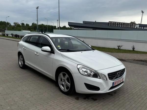 Белый Вольво B60 2011 в Резекне, объемом двигателя 2.00 л и пробегом 254 тыс. км за 5900 €, фото 3 на AUTOMOTO.COM.LV