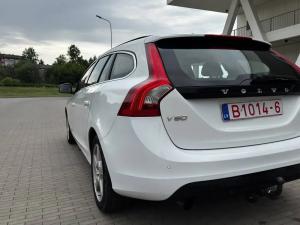 Balts Volvo V60 2011 Rēzekne, ar dzinēja tilpumu 2.00 L un nobraukumu 254 tūkst. km par 5900 €, foto 9 vietnē AUTOMOTO.COM.LV