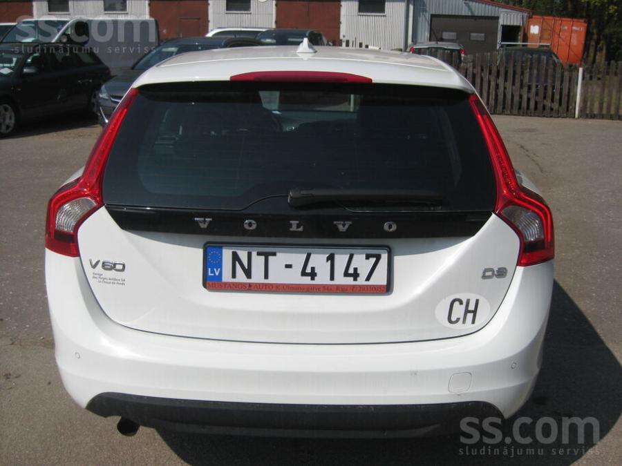 White Volvo V60 2011 in Riga, with an engine capacity of 2.00 L and mileage of 167 thousand km for 7250 €, photo 5 on AUTOMOTO.COM.LV