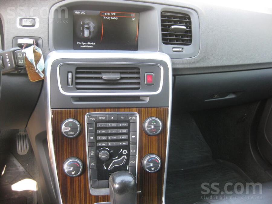 White Volvo V60 2011 in Riga, with an engine capacity of 2.00 L and mileage of 167 thousand km for 7250 €, photo 14 on AUTOMOTO.COM.LV