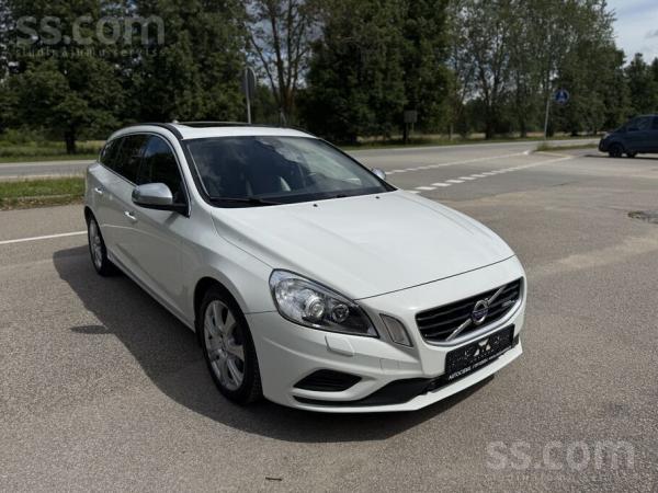 Белый Вольво B60 2011 в Огре, объемом двигателя 2.40 л и пробегом 207 тыс. км за 7899 €, фото 1 на AUTOMOTO.COM.LV