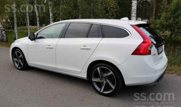 Balts Volvo V60 2011 Rīga, ar dzinēja tilpumu 2.00 L un nobraukumu 336 tūkst. km par 5800 €, foto 7 vietnē AUTOMOTO.COM.LV