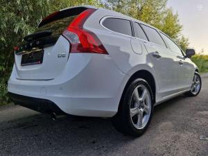 Balts Volvo V60 2011 Viļņa, ar dzinēja tilpumu 2.40 L un nobraukumu 275 tūkst. km par 6800 €, foto 6 vietnē AUTOMOTO.COM.LV
