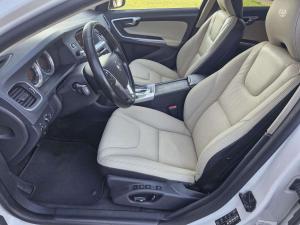 Balts Volvo V60 2011 Viļņa, ar dzinēja tilpumu 2.40 L un nobraukumu 275 tūkst. km par 6800 €, foto 12 vietnē AUTOMOTO.COM.LV