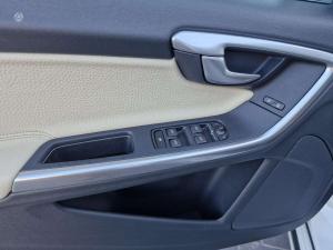 Balts Volvo V60 2011 Viļņa, ar dzinēja tilpumu 2.40 L un nobraukumu 275 tūkst. km par 6800 €, foto 13 vietnē AUTOMOTO.COM.LV