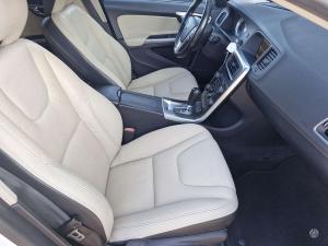 Balts Volvo V60 2011 Viļņa, ar dzinēja tilpumu 2.40 L un nobraukumu 275 tūkst. km par 6800 €, foto 15 vietnē AUTOMOTO.COM.LV