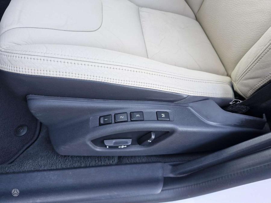 Balts Volvo V60 2011 Viļņa, ar dzinēja tilpumu 2.40 L un nobraukumu 275 tūkst. km par 6800 €, foto 20 vietnē AUTOMOTO.COM.LV