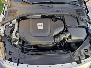 Balts Volvo V60 2011 Viļņa, ar dzinēja tilpumu 2.40 L un nobraukumu 275 tūkst. km par 6800 €, foto 30 vietnē AUTOMOTO.COM.LV