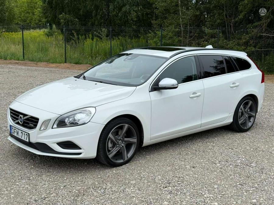 Белый Вольво B60 2011 в Шяуляй, объемом двигателя 1.98 л и пробегом 306 тыс. км за 5750 €, фото 1 на AUTOMOTO.COM.LV