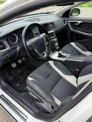 Белый Вольво B60 2011 в Шяуляй, объемом двигателя 1.98 л и пробегом 306 тыс. км за 5750 €, фото 14 на AUTOMOTO.COM.LV