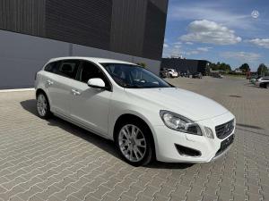 Balts Volvo V60 2011 Šauļi, ar dzinēja tilpumu 2.40 L un nobraukumu 270 tūkst. km par 4950 €, foto 4 vietnē AUTOMOTO.COM.LV