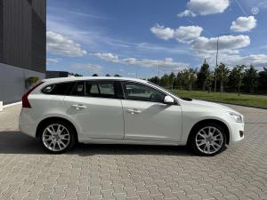 Balts Volvo V60 2011 Šauļi, ar dzinēja tilpumu 2.40 L un nobraukumu 270 tūkst. km par 4950 €, foto 5 vietnē AUTOMOTO.COM.LV