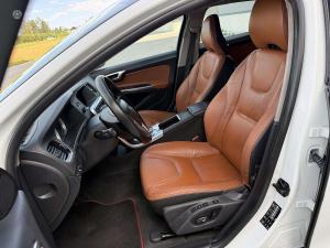 Balts Volvo V60 2011 Šauļi, ar dzinēja tilpumu 2.40 L un nobraukumu 270 tūkst. km par 4950 €, foto 13 vietnē AUTOMOTO.COM.LV