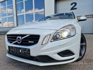 Balts Volvo V60 2011 Tartu, ar dzinēja tilpumu 1.60 L un nobraukumu 232 tūkst. km par 6890 €, foto  vietnē AUTOMOTO.COM.LV