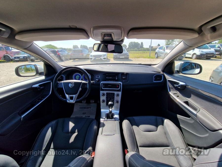 Balts Volvo V60 2011 Tartu, ar dzinēja tilpumu 1.60 L un nobraukumu 232 tūkst. km par 6890 €, foto 16 vietnē AUTOMOTO.COM.LV