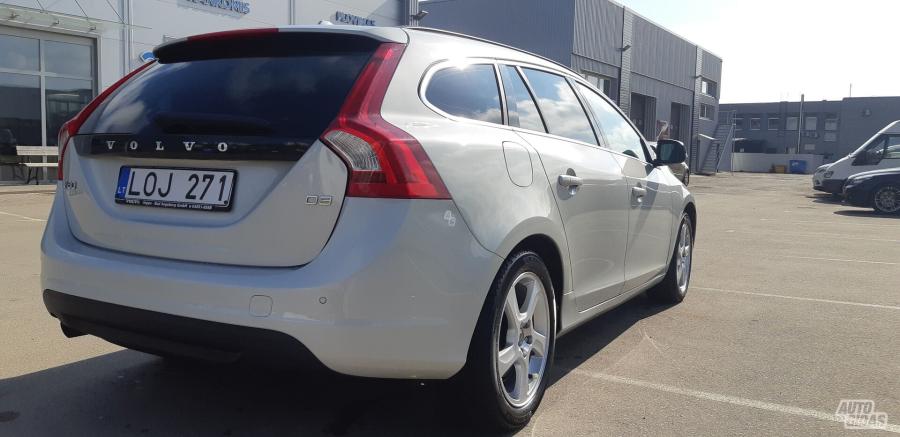 Balts Volvo V60 2011 Jonava, ar dzinēja tilpumu 2.00 L un nobraukumu 305 tūkst. km par 5300 €, foto 9 vietnē AUTOMOTO.COM.LV