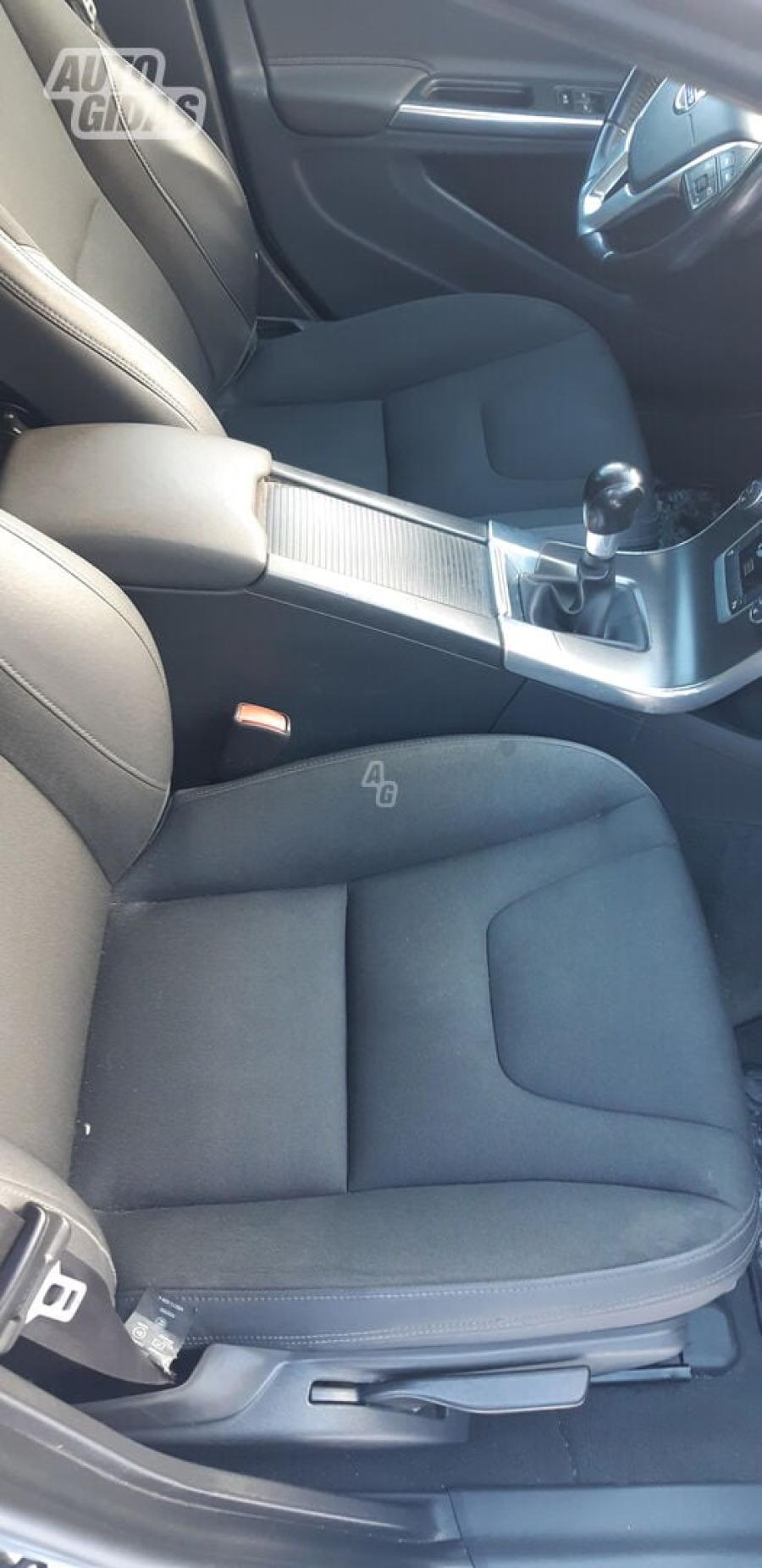 Balts Volvo V60 2011 Jonava, ar dzinēja tilpumu 2.00 L un nobraukumu 305 tūkst. km par 5300 €, foto 20 vietnē AUTOMOTO.COM.LV