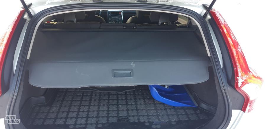 Balts Volvo V60 2011 Jonava, ar dzinēja tilpumu 2.00 L un nobraukumu 305 tūkst. km par 5300 €, foto 21 vietnē AUTOMOTO.COM.LV