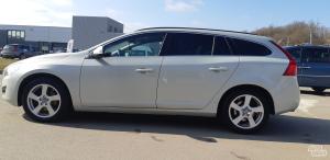 Balts Volvo V60 2011 Jonava, ar dzinēja tilpumu 2.00 L un nobraukumu 305 tūkst. km par 5300 €, foto  vietnē AUTOMOTO.COM.LV