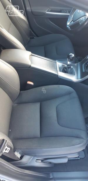 Balts Volvo V60 2011 Jonava, ar dzinēja tilpumu 2.00 L un nobraukumu 305 tūkst. km par 5300 €, foto 20 vietnē AUTOMOTO.COM.LV