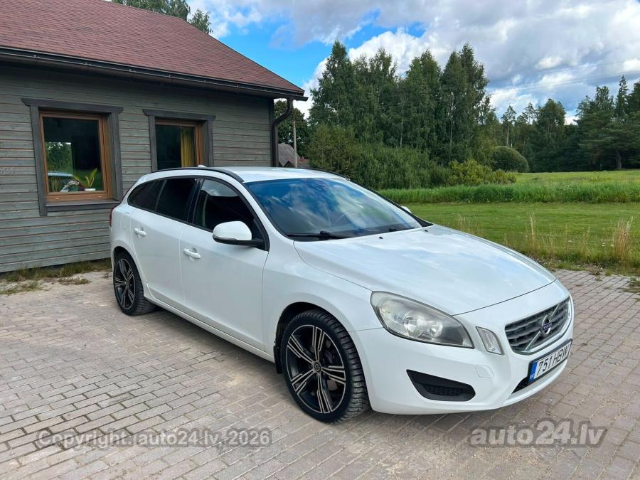 Balts Volvo V60 2011 Tartu, ar dzinēja tilpumu 1.60 L un nobraukumu 389 tūkst. km par 4900 €, foto 3 vietnē AUTOMOTO.COM.LV