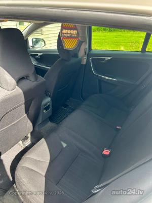 Balts Volvo V60 2011 Tartu, ar dzinēja tilpumu 1.60 L un nobraukumu 389 tūkst. km par 4900 €, foto 4 vietnē AUTOMOTO.COM.LV