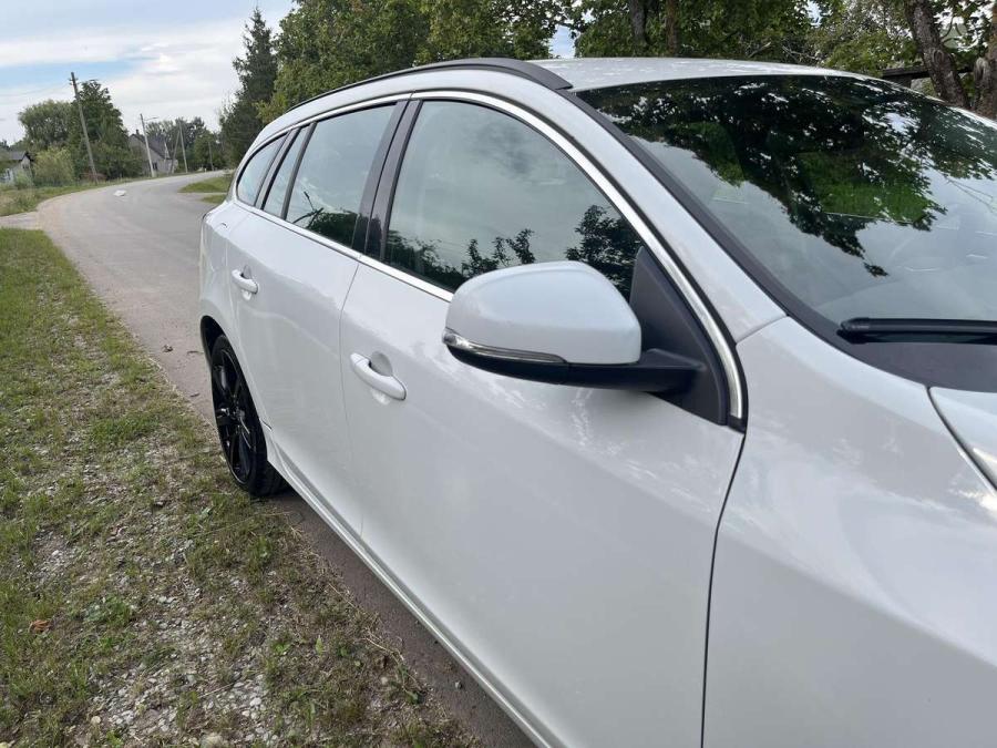 Balts Volvo V60 2011 Prienai, ar dzinēja tilpumu 1.98 L un nobraukumu 275 tūkst. km par 4999 €, foto 8 vietnē AUTOMOTO.COM.LV