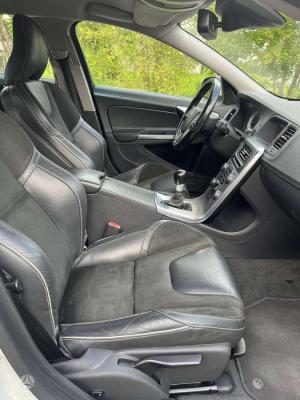 Balts Volvo V60 2011 Prienai, ar dzinēja tilpumu 1.98 L un nobraukumu 275 tūkst. km par 4999 €, foto 10 vietnē AUTOMOTO.COM.LV