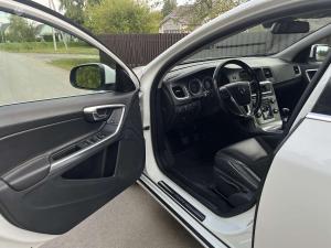 Balts Volvo V60 2011 Prienai, ar dzinēja tilpumu 1.98 L un nobraukumu 275 tūkst. km par 4999 €, foto 13 vietnē AUTOMOTO.COM.LV