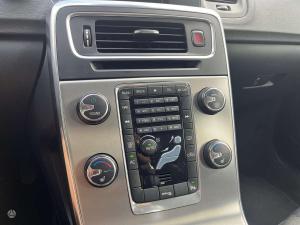 Balts Volvo V60 2011 Prienai, ar dzinēja tilpumu 1.98 L un nobraukumu 275 tūkst. km par 4999 €, foto 19 vietnē AUTOMOTO.COM.LV