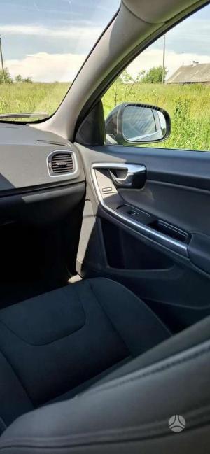 White Volvo V60 2011 in Alytus, with an engine capacity of 1.60 L and mileage of 321 thousand km for 4000 €, photo 12 on AUTOMOTO.COM.LV