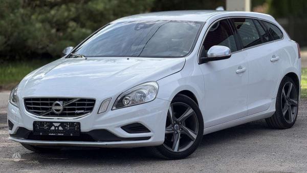 White Volvo V60 2011 in Ukmerge, with an engine capacity of 1.56 L and mileage of 320 thousand km for 4300 €, photo 1 on AUTOMOTO.COM.LV