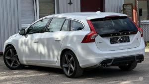 White Volvo V60 2011 in Ukmerge, with an engine capacity of 1.56 L and mileage of 320 thousand km for 4300 €, photo 4 on AUTOMOTO.COM.LV
