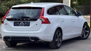 White Volvo V60 2011 in Ukmerge, with an engine capacity of 1.56 L and mileage of 320 thousand km for 4300 €, photo 5 on AUTOMOTO.COM.LV